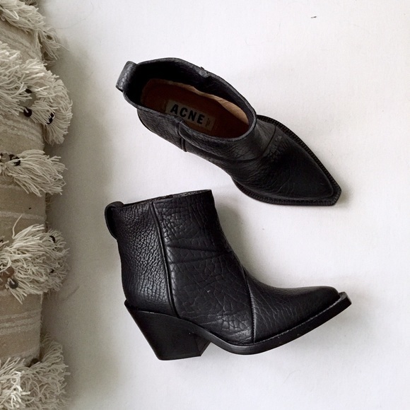 Best in Shoes Posh Party on Poshmark